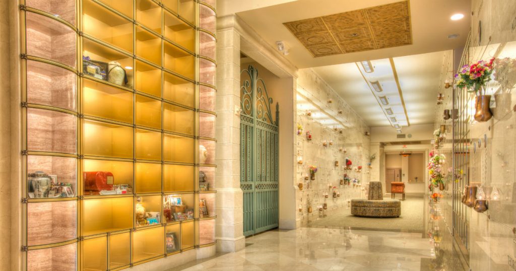 Different Burial Options in South Florida | Above-Ground