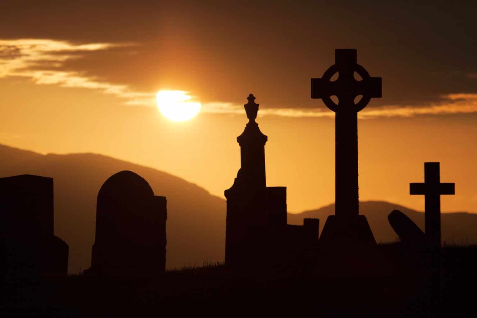 Irish Wake: Funeral Traditions, Customs, & Etiquette